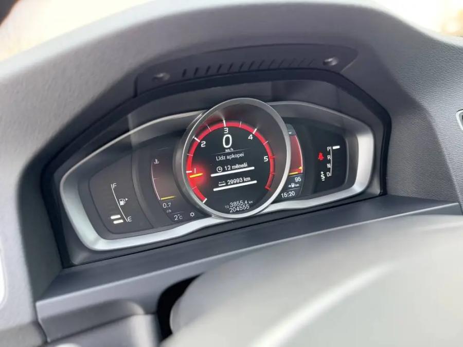 Zils Volvo V60 2016 Rīga, ar dzinēja tilpumu 2.00 L un nobraukumu 204 tūkst. km par 9995 €, foto 15 vietnē AUTOMOTO.COM.LV