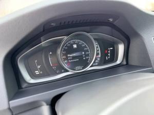 Zils Volvo V60 2016 Rīga, ar dzinēja tilpumu 2.00 L un nobraukumu 204 tūkst. km par 9995 €, foto 16 vietnē AUTOMOTO.COM.LV