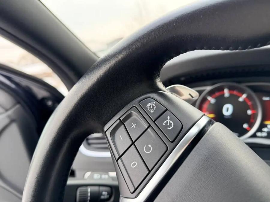 Zils Volvo V60 2016 Rīga, ar dzinēja tilpumu 2.00 L un nobraukumu 204 tūkst. km par 9995 €, foto 19 vietnē AUTOMOTO.COM.LV