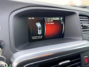 Zils Volvo V60 2016 Rīga, ar dzinēja tilpumu 2.00 L un nobraukumu 204 tūkst. km par 9995 €, foto 22 vietnē AUTOMOTO.COM.LV