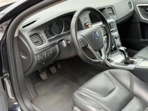Zils Volvo V60 2016 Rīga, ar dzinēja tilpumu 2.00 L un nobraukumu 136 tūkst. km par 9990 €, foto 8 vietnē AUTOMOTO.COM.LV