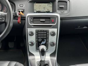 Zils Volvo V60 2016 Rīga, ar dzinēja tilpumu 2.00 L un nobraukumu 136 tūkst. km par 9990 €, foto 11 vietnē AUTOMOTO.COM.LV