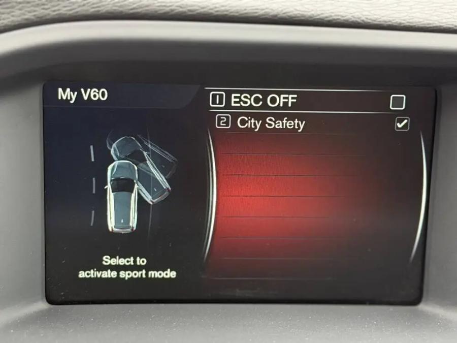Zils Volvo V60 2016 Rīga, ar dzinēja tilpumu 2.00 L un nobraukumu 136 tūkst. km par 9990 €, foto 14 vietnē AUTOMOTO.COM.LV