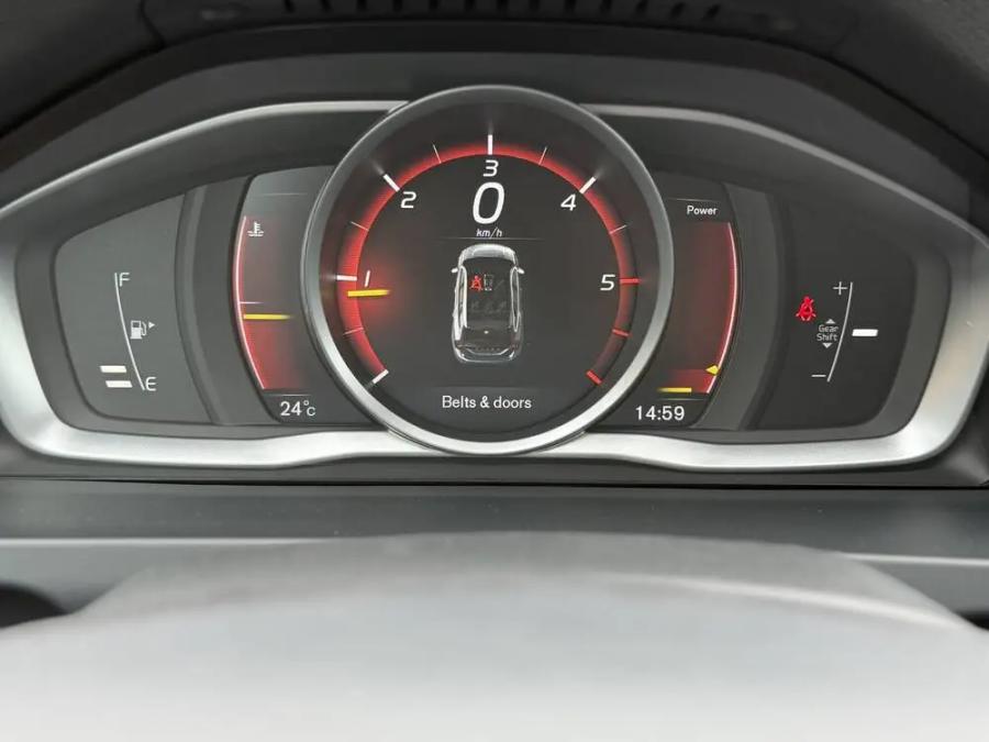 Zils Volvo V60 2016 Rīga, ar dzinēja tilpumu 2.00 L un nobraukumu 136 tūkst. km par 9990 €, foto 16 vietnē AUTOMOTO.COM.LV