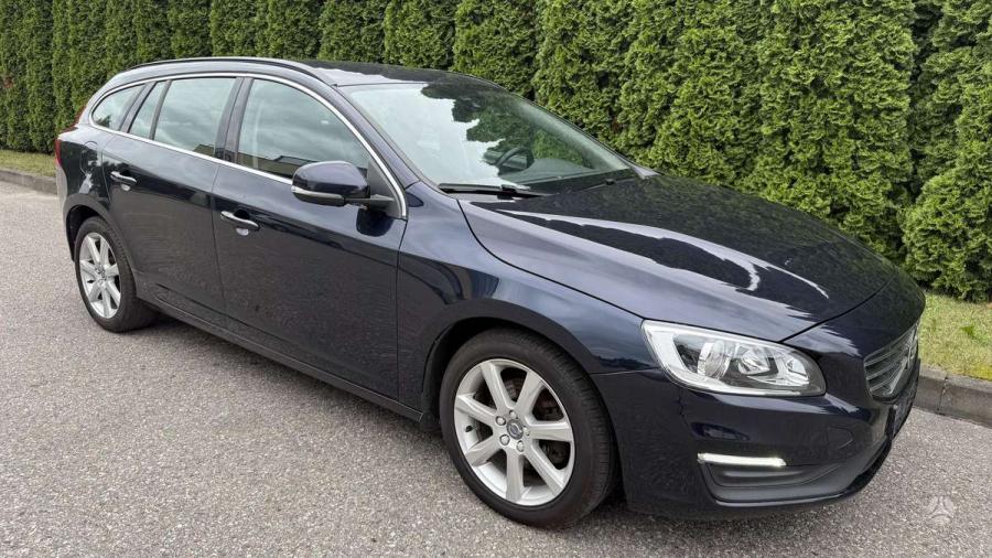 Zils Volvo V60 2016 Kauņa, ar dzinēja tilpumu 1.97 L un nobraukumu 300 tūkst. km par 6800 €, foto 4 vietnē AUTOMOTO.COM.LV