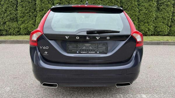Blue Volvo V60 2016 in Kaunas, with an engine capacity of 1.97 L and mileage of 300 thousand km for 6800 €, photo 8 on AUTOMOTO.COM.LV