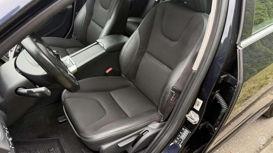 Zils Volvo V60 2016 Kauņa, ar dzinēja tilpumu 1.97 L un nobraukumu 300 tūkst. km par 6800 €, foto 12 vietnē AUTOMOTO.COM.LV
