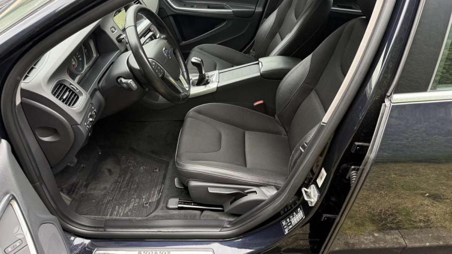 Zils Volvo V60 2016 Kauņa, ar dzinēja tilpumu 1.97 L un nobraukumu 300 tūkst. km par 6800 €, foto 13 vietnē AUTOMOTO.COM.LV