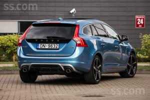 Blue Volvo V60 2016 in Riga, with an engine capacity of 2.40 L and mileage of 263 thousand km for 13500 €, photo 7 on AUTOMOTO.COM.LV