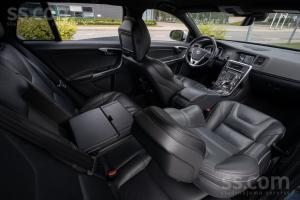 Blue Volvo V60 2016 in Riga, with an engine capacity of 2.40 L and mileage of 263 thousand km for 13500 €, photo 15 on AUTOMOTO.COM.LV