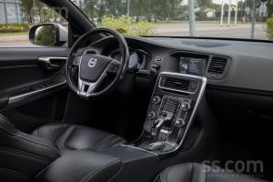 Blue Volvo V60 2016 in Riga, with an engine capacity of 2.40 L and mileage of 263 thousand km for 13500 €, photo 19 on AUTOMOTO.COM.LV
