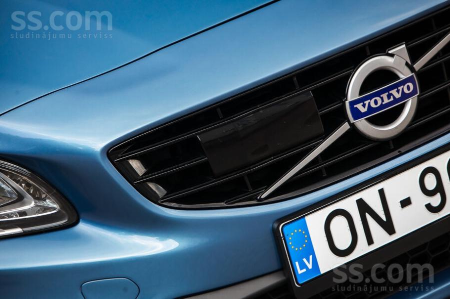 Blue Volvo V60 2016 in Riga, with an engine capacity of 2.40 L and mileage of 263 thousand km for 13500 €, photo 29 on AUTOMOTO.COM.LV