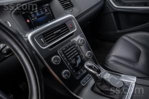 Blue Volvo V60 2016 in Riga, with an engine capacity of 2.40 L and mileage of 263 thousand km for 13500 €, photo 32 on AUTOMOTO.COM.LV