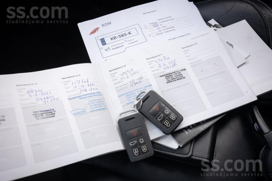 Blue Volvo V60 2016 in Riga, with an engine capacity of 2.40 L and mileage of 263 thousand km for 13500 €, photo 33 on AUTOMOTO.COM.LV
