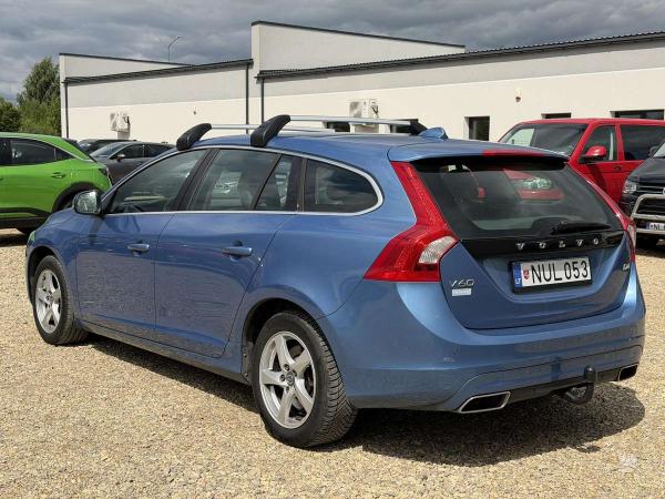 Blue Volvo V60 2016 in Siauliai, with an engine capacity of 1.97 L and mileage of 313 thousand km for 6300 €, photo 7 on AUTOMOTO.COM.LV
