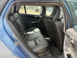 Zils Volvo V60 2016 Šauļi, ar dzinēja tilpumu 1.97 L un nobraukumu 313 tūkst. km par 6300 €, foto 12 vietnē AUTOMOTO.COM.LV