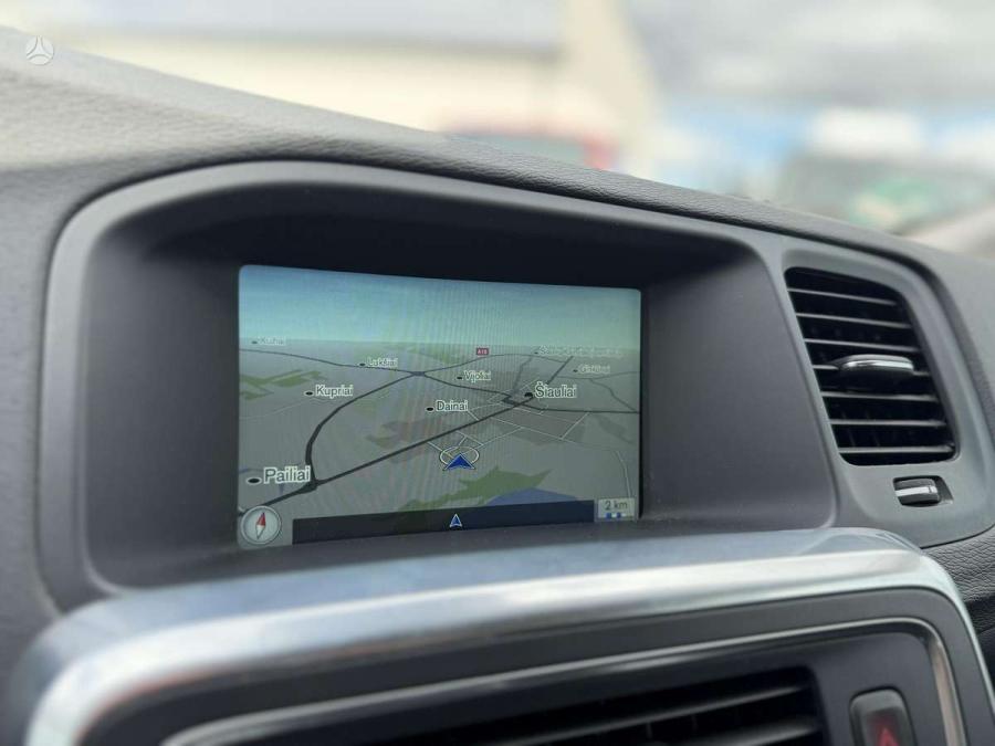 Zils Volvo V60 2016 Šauļi, ar dzinēja tilpumu 1.97 L un nobraukumu 313 tūkst. km par 6300 €, foto 17 vietnē AUTOMOTO.COM.LV