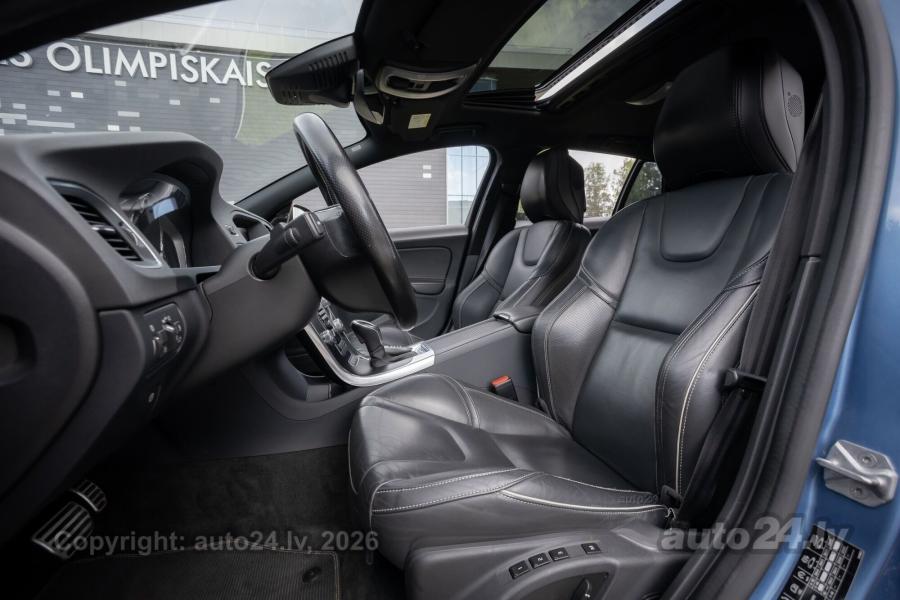 Zils Volvo V60 2016 Rīga, ar dzinēja tilpumu 2.40 L un nobraukumu 263 tūkst. km par 12999 €, foto 12 vietnē AUTOMOTO.COM.LV