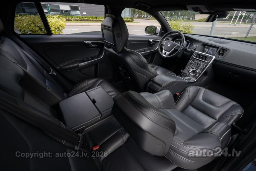 Zils Volvo V60 2016 Rīga, ar dzinēja tilpumu 2.40 L un nobraukumu 263 tūkst. km par 12999 €, foto 15 vietnē AUTOMOTO.COM.LV