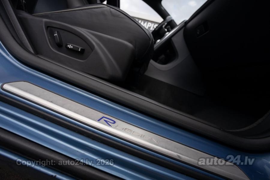 Zils Volvo V60 2016 Rīga, ar dzinēja tilpumu 2.40 L un nobraukumu 263 tūkst. km par 12999 €, foto 17 vietnē AUTOMOTO.COM.LV