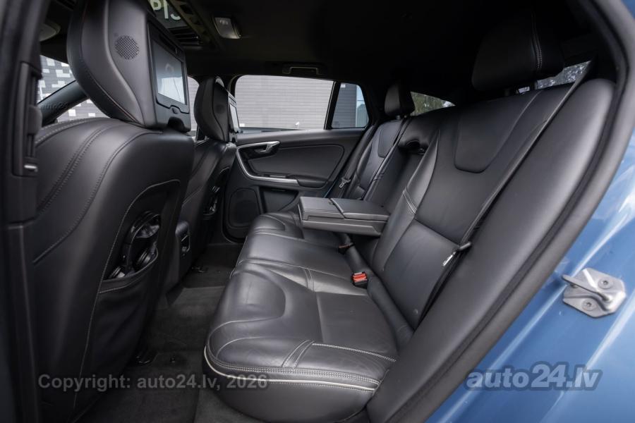 Zils Volvo V60 2016 Rīga, ar dzinēja tilpumu 2.40 L un nobraukumu 263 tūkst. km par 12999 €, foto 22 vietnē AUTOMOTO.COM.LV