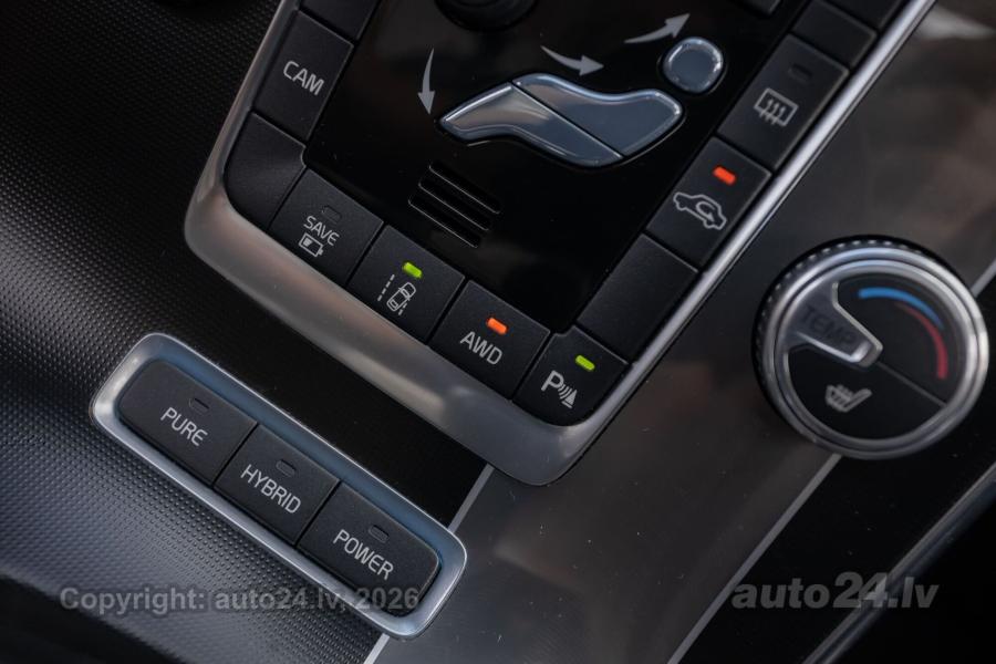 Zils Volvo V60 2016 Rīga, ar dzinēja tilpumu 2.40 L un nobraukumu 263 tūkst. km par 12999 €, foto 23 vietnē AUTOMOTO.COM.LV