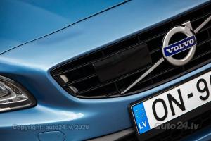 Zils Volvo V60 2016 Rīga, ar dzinēja tilpumu 2.40 L un nobraukumu 263 tūkst. km par 12999 €, foto 29 vietnē AUTOMOTO.COM.LV