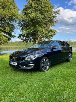 Blue Volvo V60 2016 in Tallinn, with an engine capacity of 2.00 L and mileage of 282 thousand km for 9990 €, photo  on AUTOMOTO.COM.LV