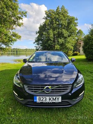 Zils Volvo V60 2016 Tallina, ar dzinēja tilpumu 2.00 L un nobraukumu 282 tūkst. km par 9990 €, foto 3 vietnē AUTOMOTO.COM.LV