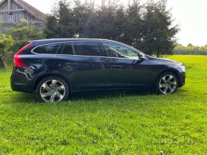 Zils Volvo V60 2016 Tallina, ar dzinēja tilpumu 2.00 L un nobraukumu 282 tūkst. km par 9990 €, foto 5 vietnē AUTOMOTO.COM.LV