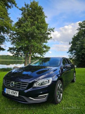 Zils Volvo V60 2016 Tallina, ar dzinēja tilpumu 2.00 L un nobraukumu 282 tūkst. km par 9990 €, foto 8 vietnē AUTOMOTO.COM.LV