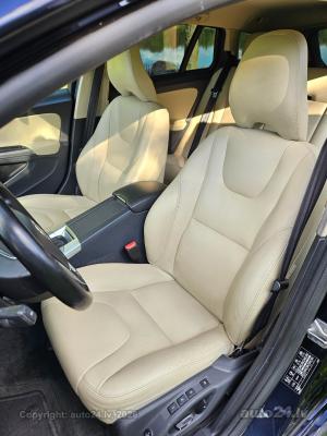 Zils Volvo V60 2016 Tallina, ar dzinēja tilpumu 2.00 L un nobraukumu 282 tūkst. km par 9990 €, foto 11 vietnē AUTOMOTO.COM.LV