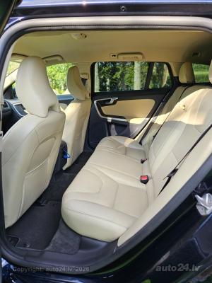 Zils Volvo V60 2016 Tallina, ar dzinēja tilpumu 2.00 L un nobraukumu 282 tūkst. km par 9990 €, foto 13 vietnē AUTOMOTO.COM.LV
