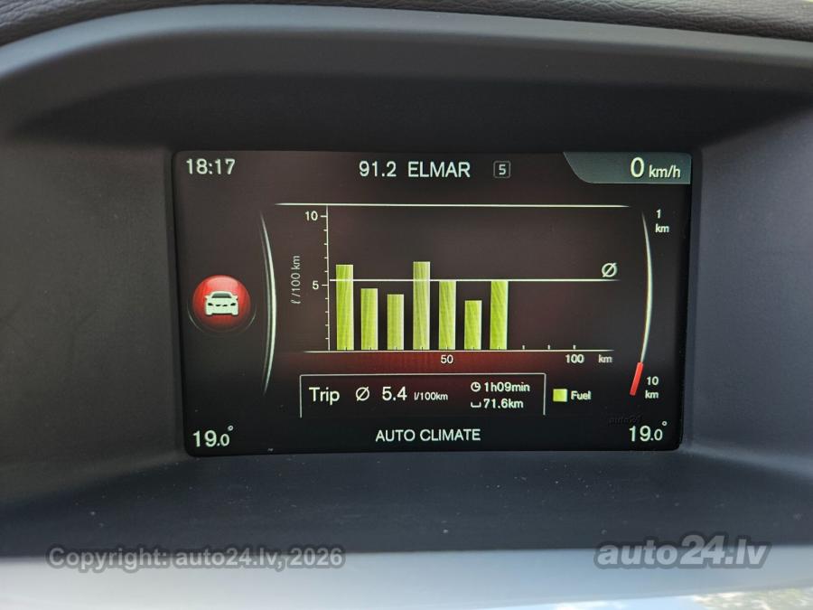 Zils Volvo V60 2016 Tallina, ar dzinēja tilpumu 2.00 L un nobraukumu 282 tūkst. km par 9990 €, foto 17 vietnē AUTOMOTO.COM.LV