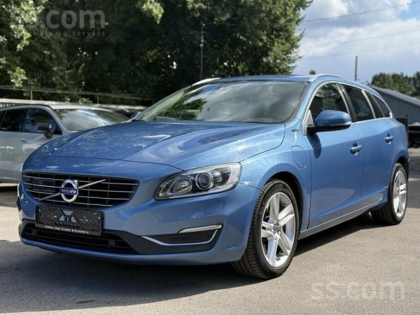 Zils Volvo V60 2016 Rīga, ar dzinēja tilpumu 2.40 L un nobraukumu 0 tūkst. km par 11500 €, foto 1 vietnē AUTOMOTO.COM.LV