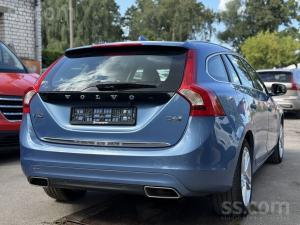 Blue Volvo V60 2016 in Riga, with an engine capacity of 2.40 L and mileage of 0 thousand km for 11500 €, photo 3 on AUTOMOTO.COM.LV