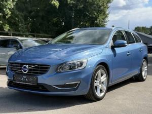Zils Volvo V60 2016 Rīga, ar dzinēja tilpumu 2.40 L un nobraukumu 214 tūkst. km par 11500 €, foto  vietnē AUTOMOTO.COM.LV