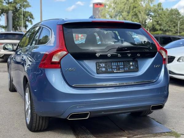 Zils Volvo V60 2016 Rīga, ar dzinēja tilpumu 2.40 L un nobraukumu 214 tūkst. km par 11500 €, foto 3 vietnē AUTOMOTO.COM.LV