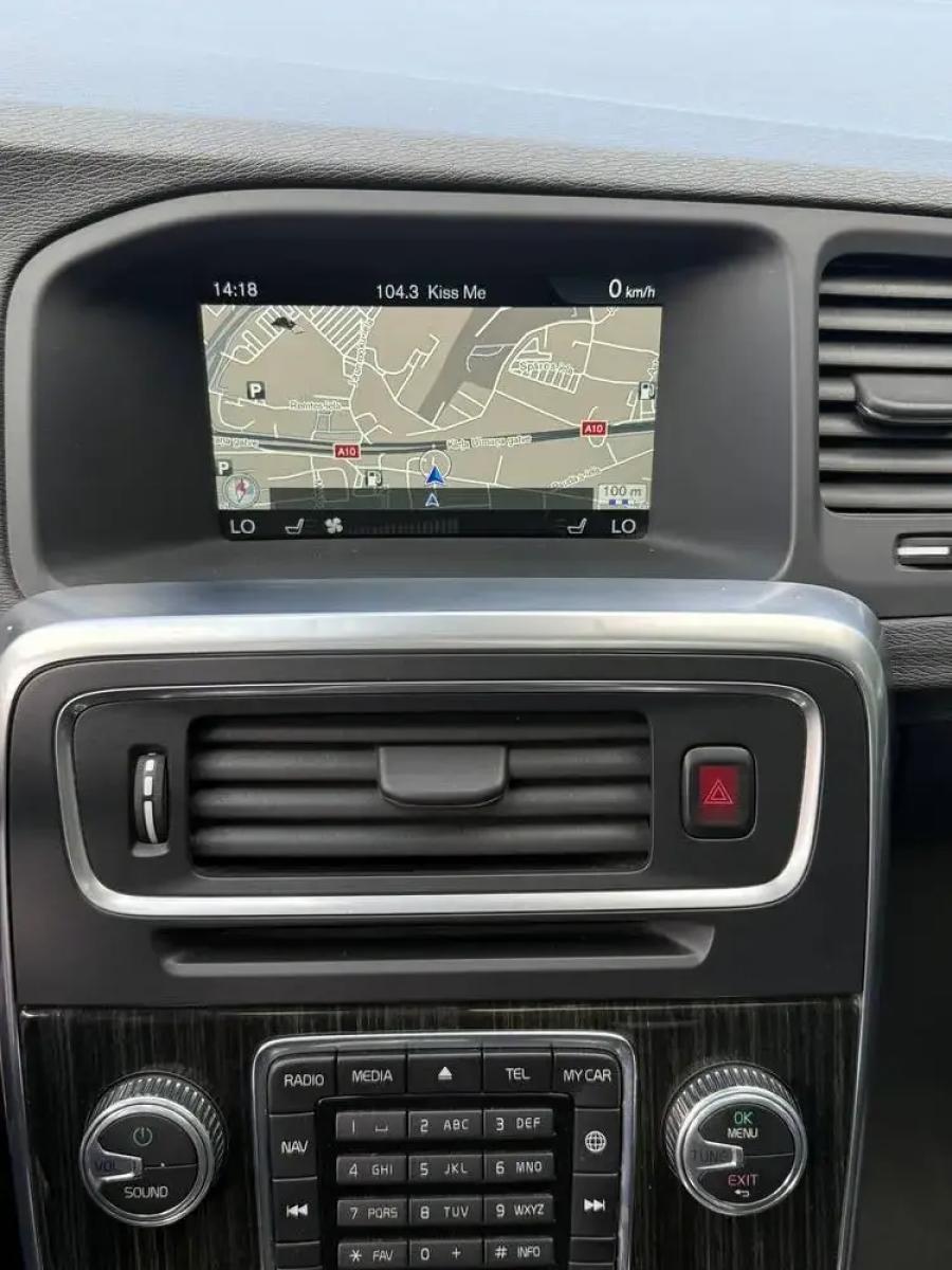 Zils Volvo V60 2016 Rīga, ar dzinēja tilpumu 2.40 L un nobraukumu 214 tūkst. km par 11500 €, foto 10 vietnē AUTOMOTO.COM.LV