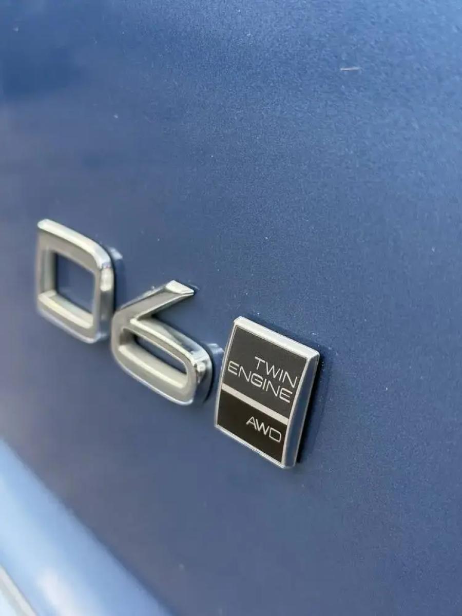 Zils Volvo V60 2016 Rīga, ar dzinēja tilpumu 2.40 L un nobraukumu 214 tūkst. km par 11500 €, foto 15 vietnē AUTOMOTO.COM.LV