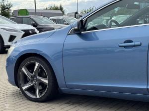 Zils Volvo V60 2016 Viļņa, ar dzinēja tilpumu 1.97 L un nobraukumu 229 tūkst. km par 8000 €, foto 12 vietnē AUTOMOTO.COM.LV