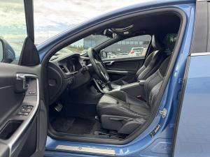 Zils Volvo V60 2016 Viļņa, ar dzinēja tilpumu 1.97 L un nobraukumu 229 tūkst. km par 8000 €, foto 20 vietnē AUTOMOTO.COM.LV
