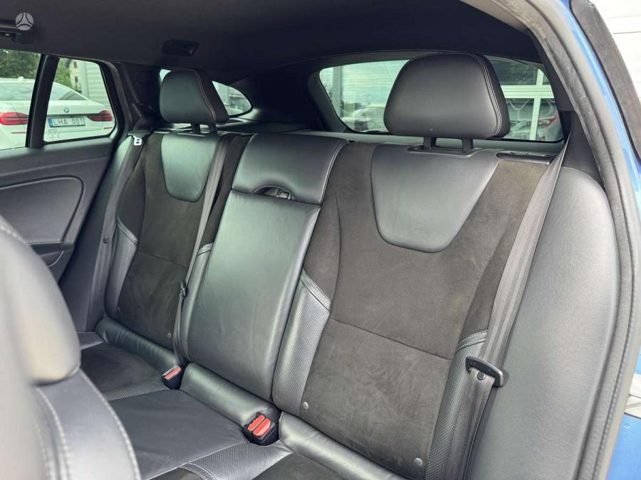 Zils Volvo V60 2016 Viļņa, ar dzinēja tilpumu 1.97 L un nobraukumu 229 tūkst. km par 8000 €, foto 27 vietnē AUTOMOTO.COM.LV