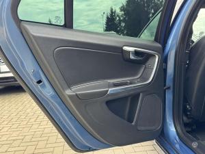 Zils Volvo V60 2016 Viļņa, ar dzinēja tilpumu 1.97 L un nobraukumu 229 tūkst. km par 8000 €, foto 28 vietnē AUTOMOTO.COM.LV