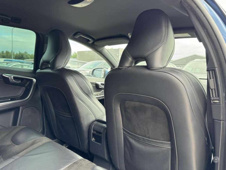 Zils Volvo V60 2016 Viļņa, ar dzinēja tilpumu 1.97 L un nobraukumu 229 tūkst. km par 8000 €, foto 33 vietnē AUTOMOTO.COM.LV
