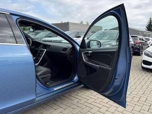 Zils Volvo V60 2016 Viļņa, ar dzinēja tilpumu 1.97 L un nobraukumu 229 tūkst. km par 8000 €, foto 34 vietnē AUTOMOTO.COM.LV