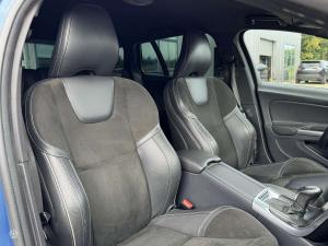 Zils Volvo V60 2016 Viļņa, ar dzinēja tilpumu 1.97 L un nobraukumu 229 tūkst. km par 8000 €, foto 38 vietnē AUTOMOTO.COM.LV