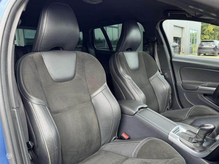 Zils Volvo V60 2016 Viļņa, ar dzinēja tilpumu 1.97 L un nobraukumu 229 tūkst. km par 8000 €, foto 38 vietnē AUTOMOTO.COM.LV