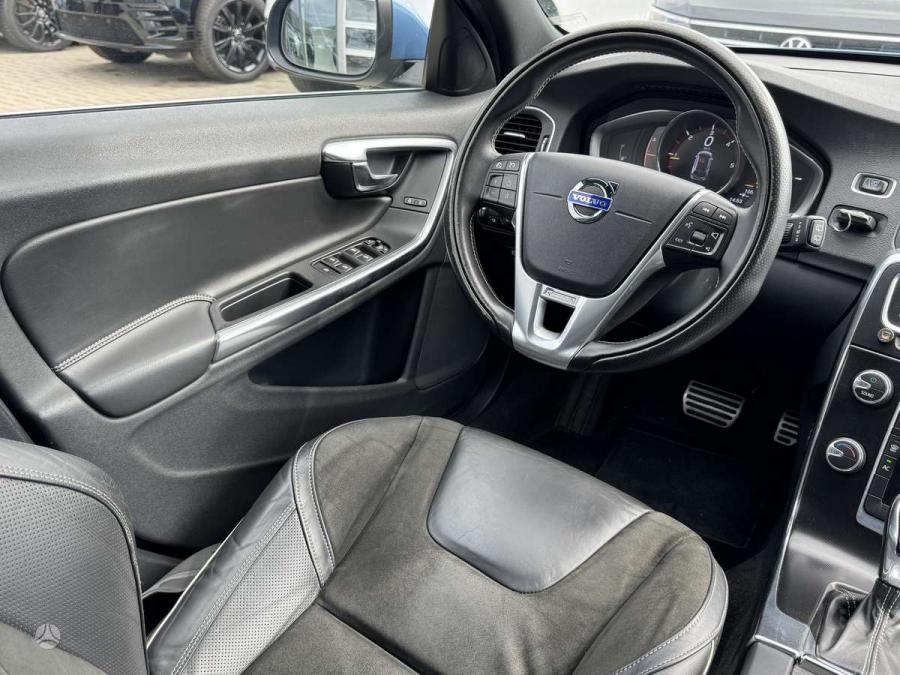 Zils Volvo V60 2016 Viļņa, ar dzinēja tilpumu 1.97 L un nobraukumu 229 tūkst. km par 8000 €, foto 40 vietnē AUTOMOTO.COM.LV