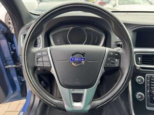 Zils Volvo V60 2016 Viļņa, ar dzinēja tilpumu 1.97 L un nobraukumu 229 tūkst. km par 8000 €, foto 43 vietnē AUTOMOTO.COM.LV